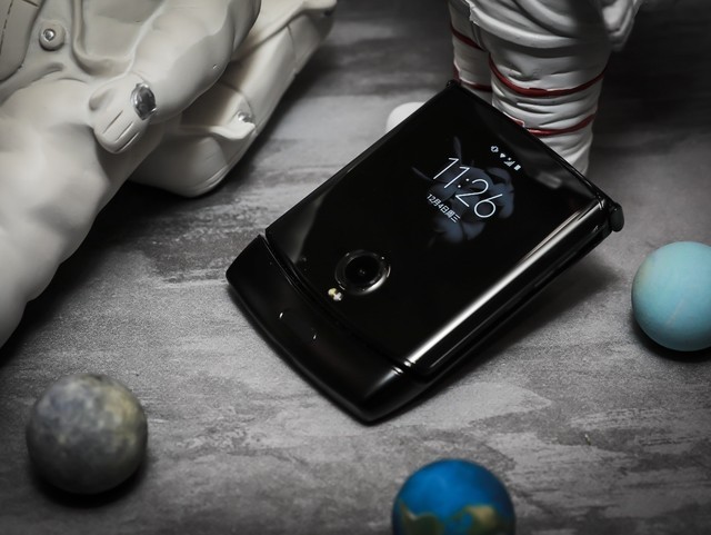 moto razr获得2019年度行业创新奖_百科TA说