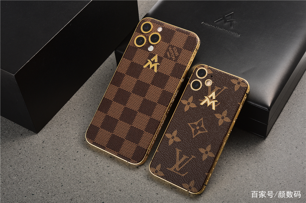 两款LV定制奢华iPhone12 Pro开箱，成功就要配这样的手机_百科TA说