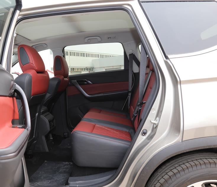 12万选哪款车？风行T5还是荣威RX5？带你详细剖析两车优劣_百科TA说