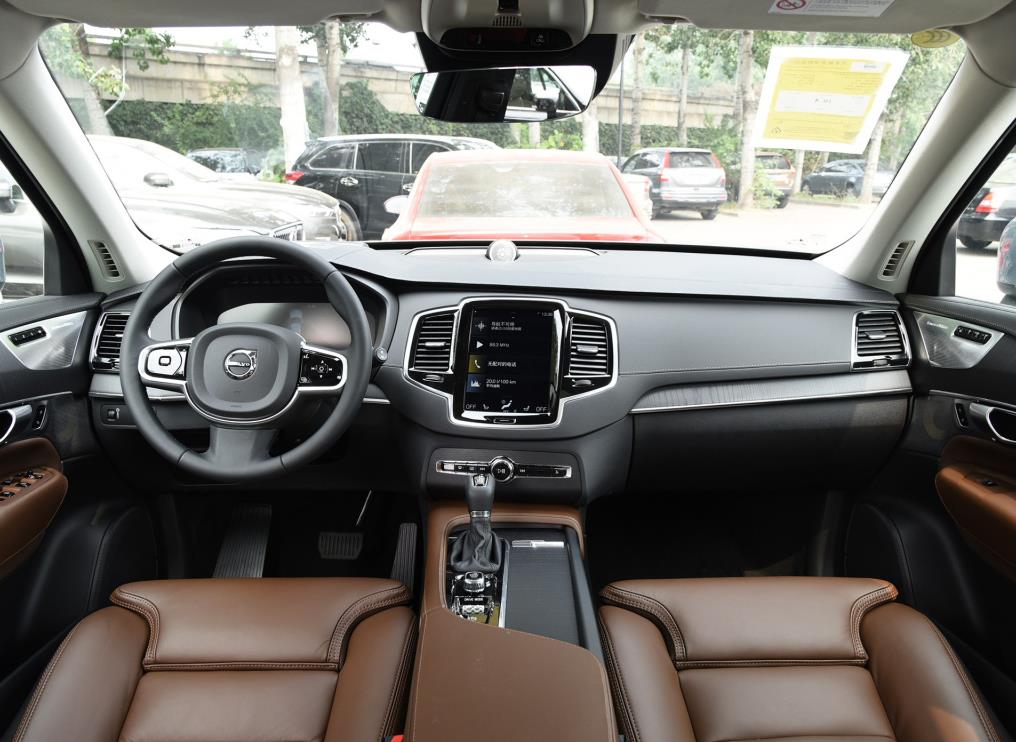 提辆沃尔沃XC90值吗？开了4000公里后，车主憋了几句话要说_百科TA说