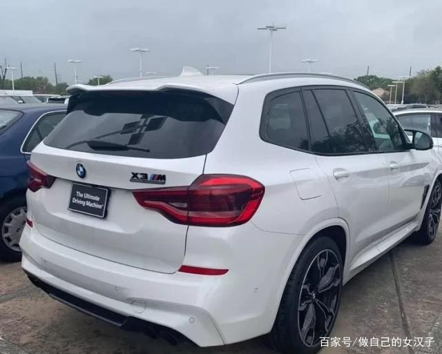 宝马X3M雷霆的实拍，外观很运动，你觉得光环怎么样？_百科TA说