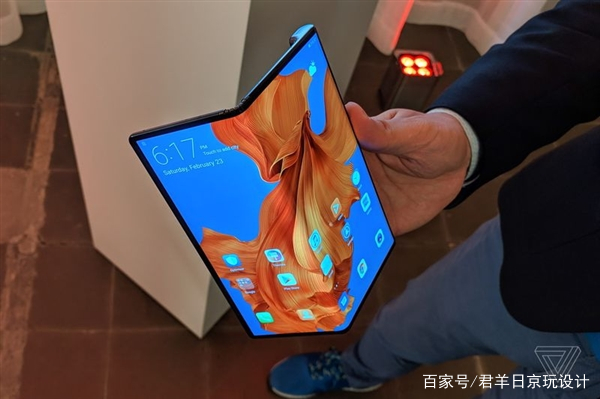 来看三款最近发布的手机：小米9、三星S10、华为mateX_百科TA说