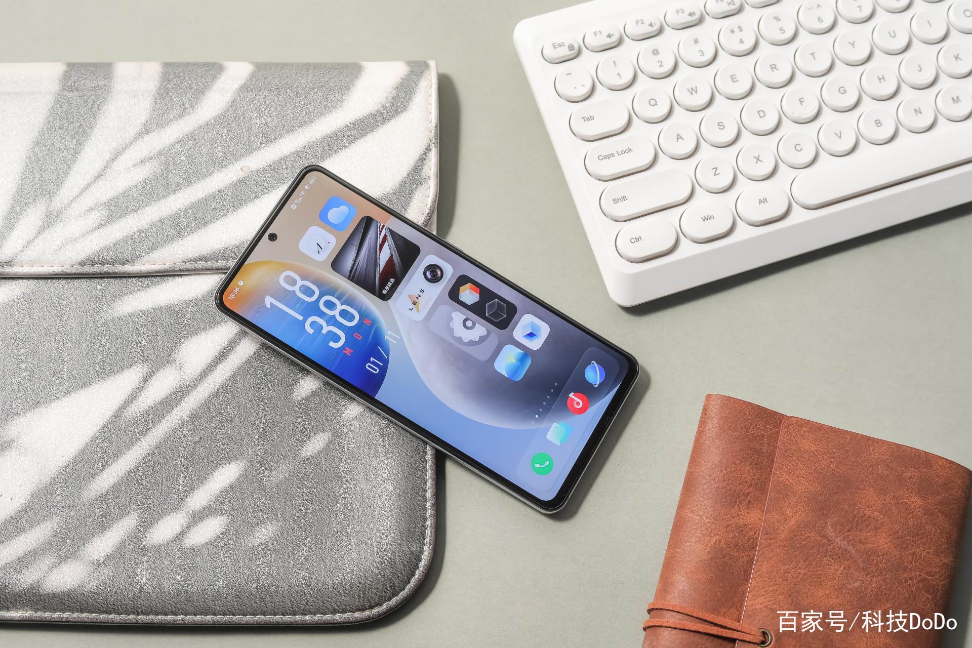 iQOO 7实测：120W 超快闪充+骁龙888是什么体验？_百科TA说