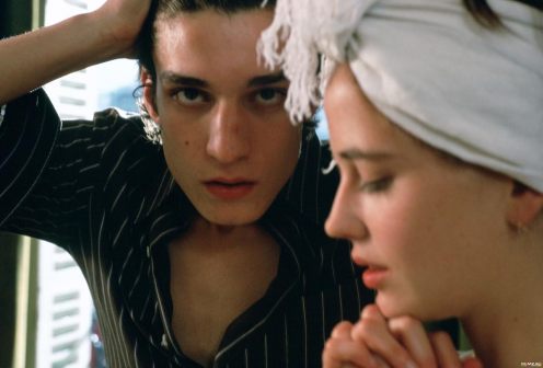 戏梦巴黎（英、法、意三国合拍2003年贝纳尔多·贝托鲁奇执导的剧情片）_百度百科