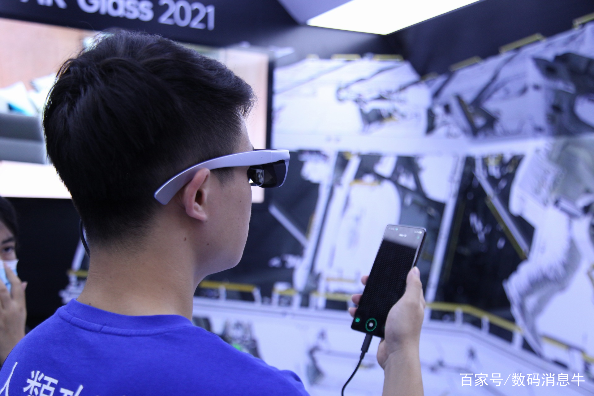 用AR眼镜玩MOBA你试过吗？OPPO新一代AR眼镜这次做到了！_百科TA说