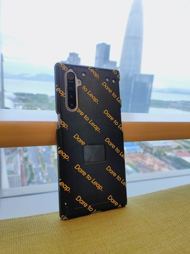 realme新机正式公布 骁龙处理器+6400万四摄_百科TA说