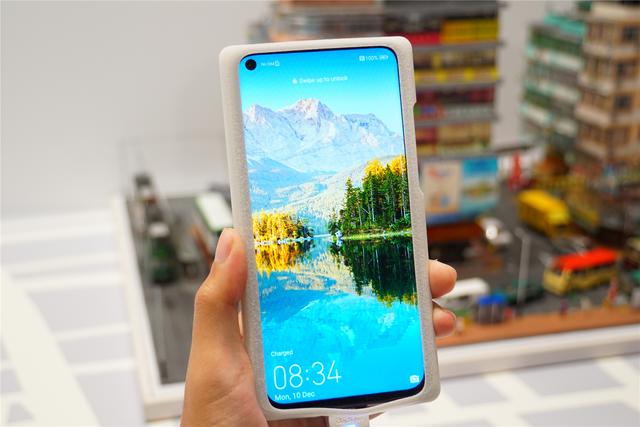 尴尬！华为和荣耀同台竞争，荣耀V20预约量达到了nova4的10倍_百科TA说