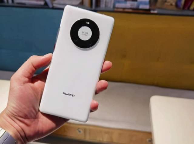 iPhone12、Mate40、小米10的售价成本对比，这差距还是很大的_百科TA说