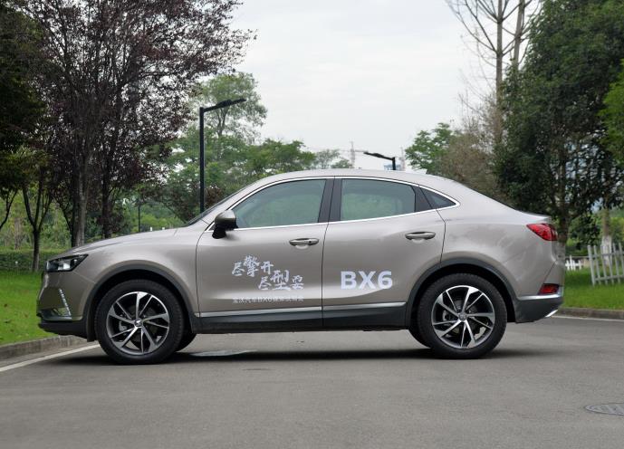 狠心花18万提辆宝沃BX6，开了5200公里后，车主憋了几句话要说_百科TA说