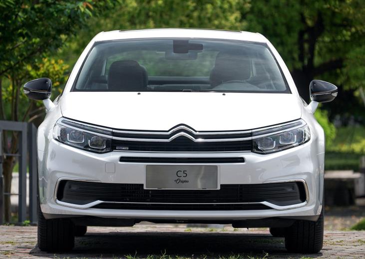 采访雪铁龙C5驾驶者，车主说出了用车体验，你真的赞同吗？_百科TA说