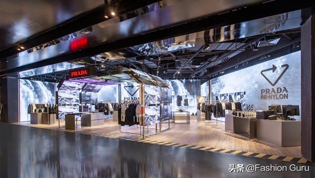全新Prada再生尼龙系列登陆SKP-S_百科TA说