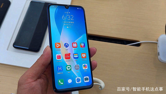 荣耀Play5“套壳”华为Nova8SE？对比之后，基本懂了！_百科TA说