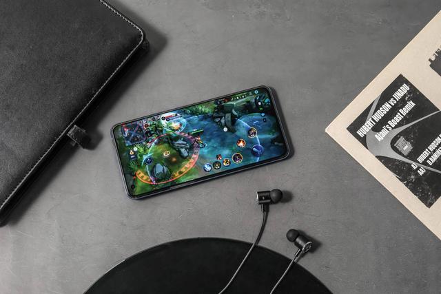 iQOO 5配备4500mAh电池+55W 超快闪充，让续航更出色_百科TA说