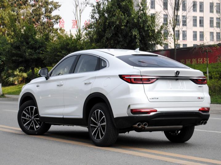 工作5年，提了长安CS85COUPE作为代步，开了180天，车主说了真心话_百科TA说