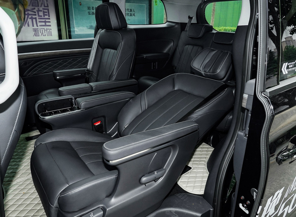 252马力+爱信8AT，看完这款MPV内饰，感觉埃尔法是智商税_百科TA说