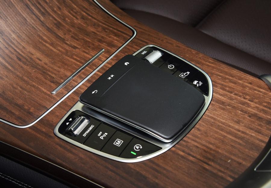 46万如何选？奔驰GLC还是凯迪拉克XT6？看完你就清晰了_百科TA说