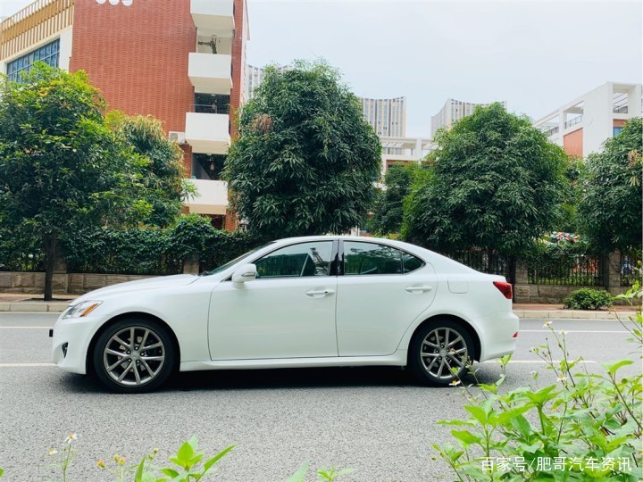 精品车11款雷克萨斯IS，250 豪华版_百科TA说