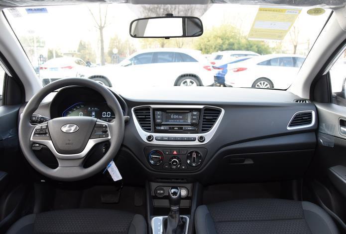 14万内，悦纳和YARiSL致炫哪个更有档次？两个车主：我的高一些_百科TA说