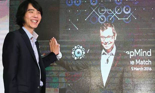 李世石首赛认输，谷歌AlphaGo成就人工智能“登月事件”_百科TA说