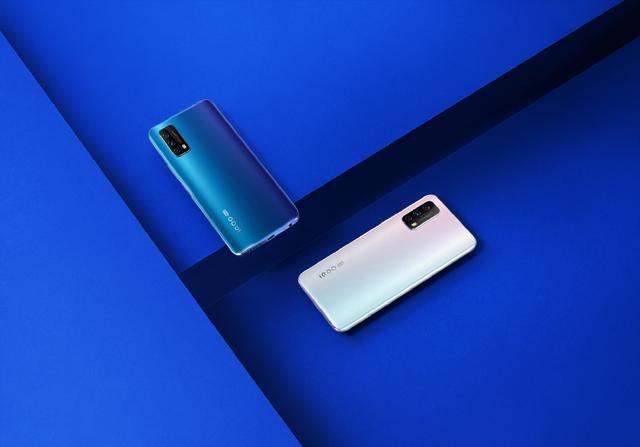 都是天玑1000+旗舰，红米K30至尊、iQOOZ1、X7 Pro，谁才是最强？_百科TA说