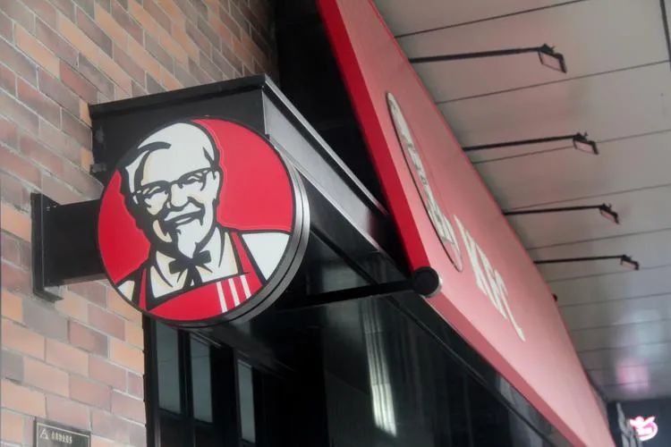 潮玩联名，肯德基的超强buff_百科TA说