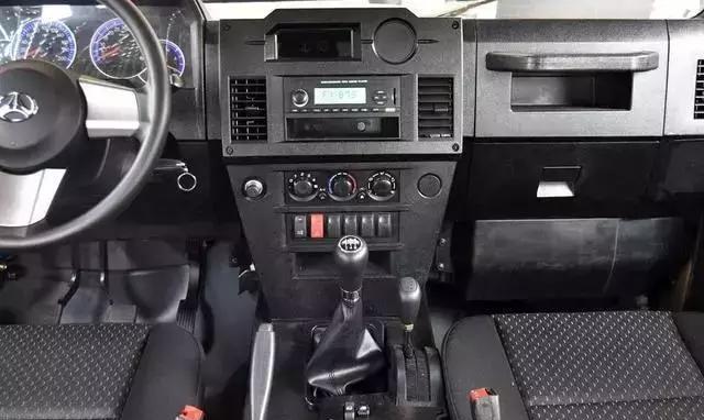 首款北汽BJ212房车，内饰做工严谨，五十铃动力，一室一厅一卫_百科TA说