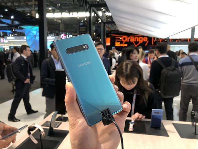 三星S10系列即将解锁两大功能：25W快充+超级夜景功能，超能打！_百科TA说