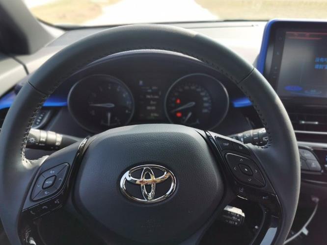 开了马自达CX4，再提丰田CHR，两车比较，车主：想说六个字_百科TA说