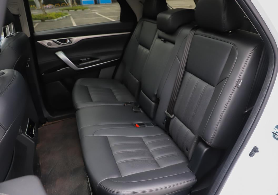 18万什么车好？长安CS95或者WEY VV7？看完懂了_百科TA说