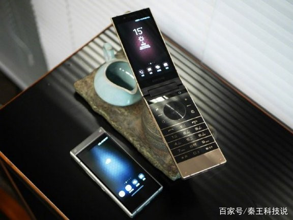 被小偷忽略的8848，重慈善的三星w2019，谁才是高端人士的标配？_百科TA说