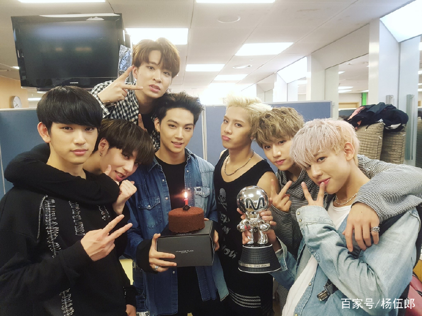 以综艺出名，却用舞蹈征服大家！成GOT7人气最高，他花路漫漫！_百科TA说