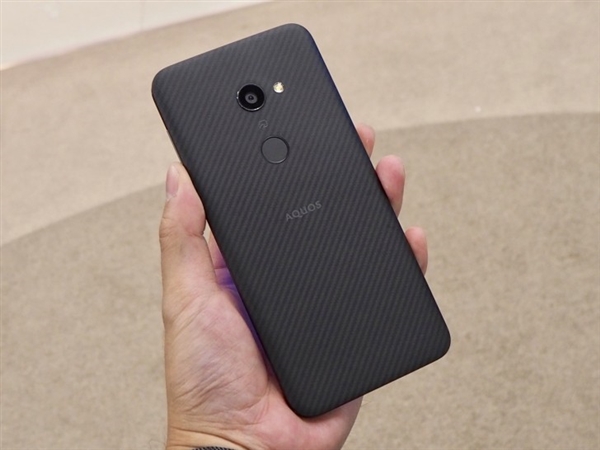仅重146g 夏普AQUOS zero即将在台湾发布：11月27日见_百科TA说