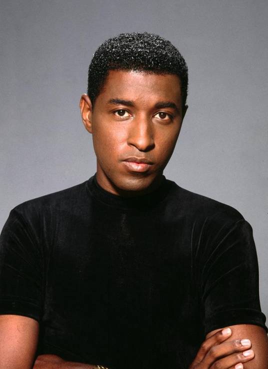 Babyface（美国R&B歌手、词曲作者、音乐制作人、影视监制）_百度百科