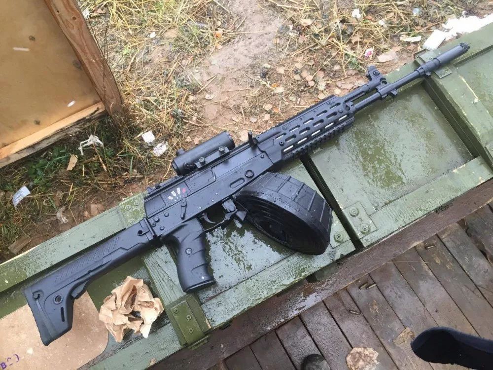 面世7年，AK12终于装备俄军，为啥这支更差的枪却能中标？_百科TA说