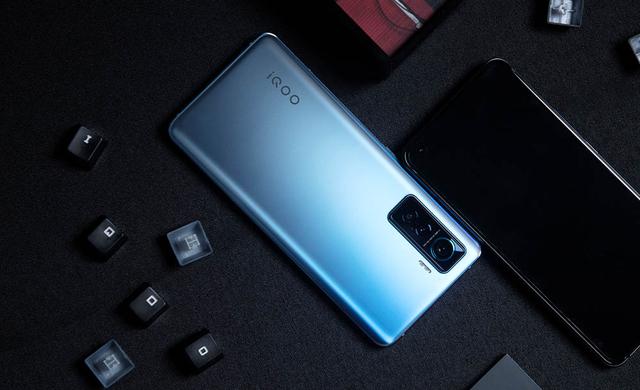 小米10之后又一给力骁龙865旗舰，值不值得买看看首发评价再决定_百科TA说