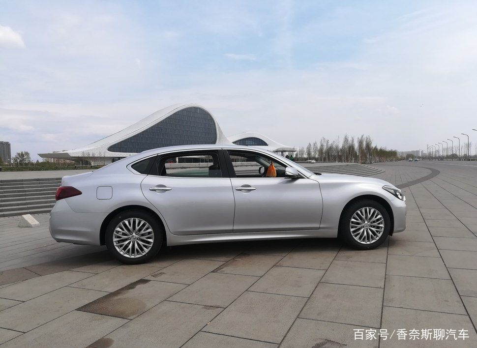 落地36万拿下一台英菲尼迪Q70，开了240天后，车主说了实在话_百科TA说