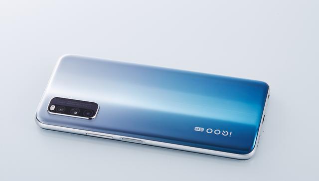 2K价位段的5G神机，iQOO Z1和荣耀X10谁更值得选？_百科TA说