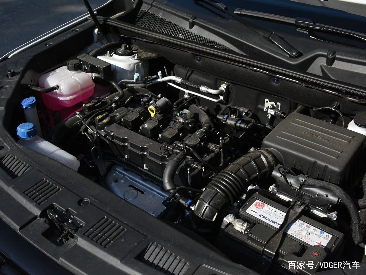 CS35PLUS/CS75百万版上市；保时捷Taycan创电动车最长漂移记录_百科TA说