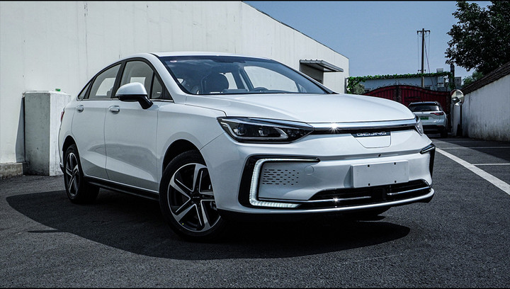 全新BEIJING EU5或将于7月24日成都车展正式上市_百科TA说