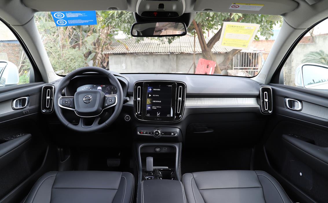 开完奔驰GLA，150天后再开沃尔沃XC40，车主有话想说_百科TA说