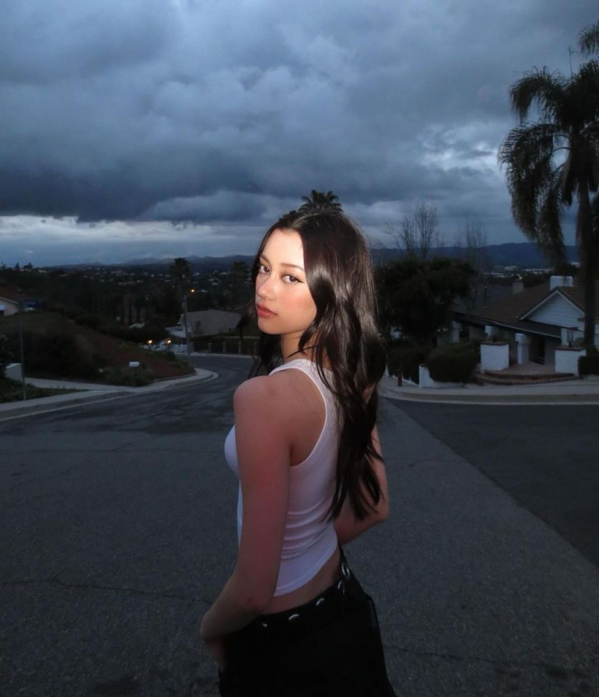 MEGAN（美籍华裔女歌手、演员、模特，女子唱跳组合KATSEYE成员）_百度百科