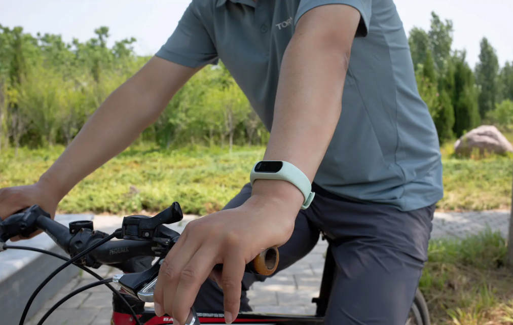 靠一个爆款就能IPO?SKG能走出同质化怪圈吗_百科TA说