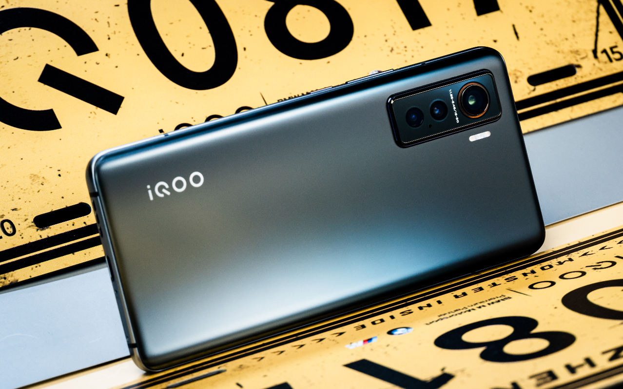 iQOO 5系列如何解决用电焦虑？120W超快闪充或是目前最佳答案_百科TA说