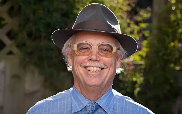 比尔·盖茨的一位前同事去世了，他用文字影响了 PC 时代_百科TA说