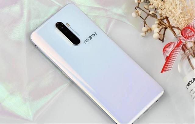 骁龙855Plus+90Hz屏的realme 真我X2 Pro，售价3399你注意过吗？_百科TA说