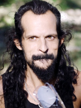 我唾弃你的坟墓：似曾相识_百度百科