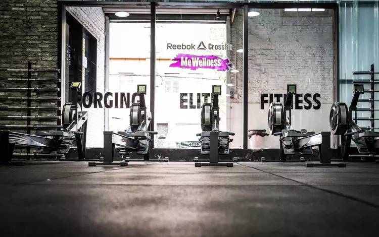 CrossFit 这么 Hard 的健身项目，是如何流行起来的？|市场发明家_百科TA说