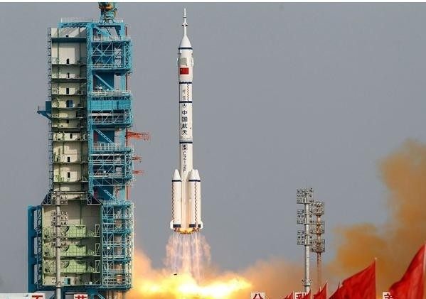 长征二号F（CZ-2F）运载火箭各项数据已领先美国_百科TA说