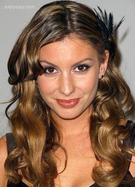 Laura Bach_百度百科