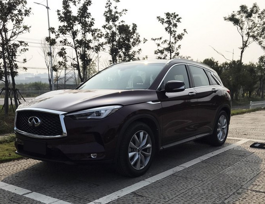 34万怎么选车？林肯MKC又或是英菲尼迪QX50？听完了解了_百科TA说